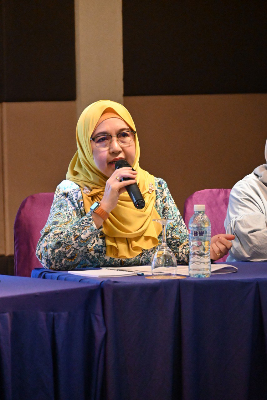 Di Manakah Kedudukan Puisi Esei dalam Sistem Pendidikan Negara?