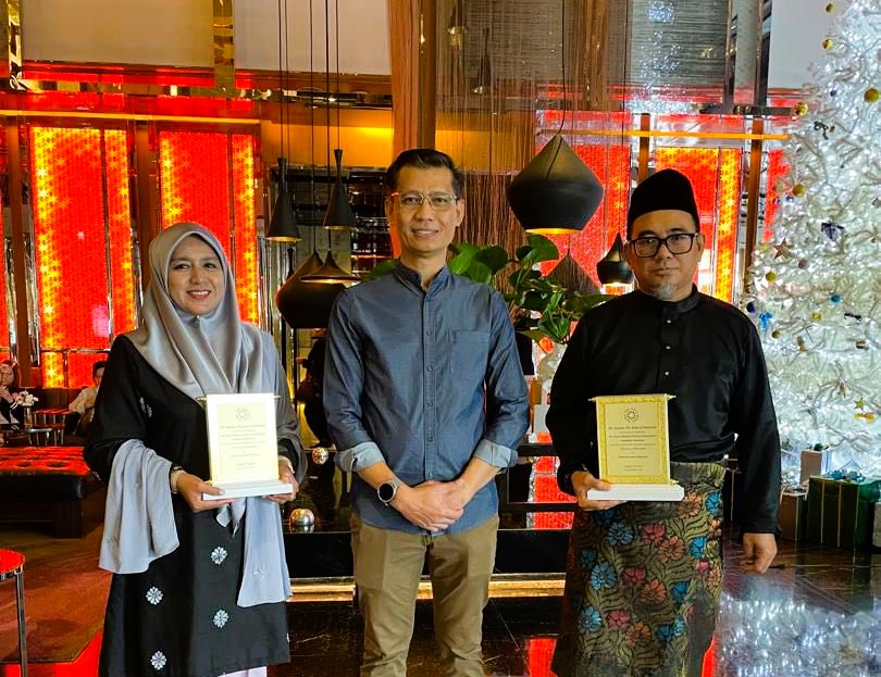 Dua Penerima Anugerah SEA Write Harumkan Nama Malaysia